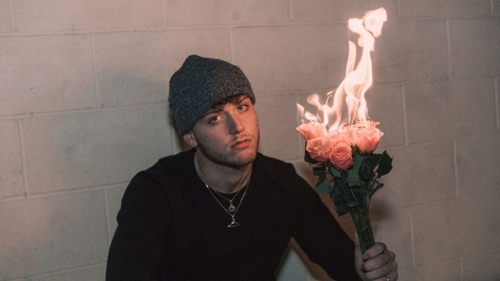 Shootingstar Bazzi kündigt Debütalbum "Cosmic" an // Video zum Track ...