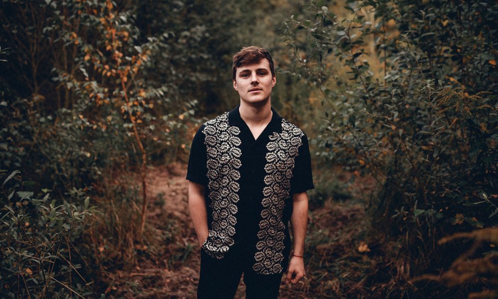 TOM GREGORY veröffentlicht seine neue Single "FINGERTIPS" - Soundjungle.de