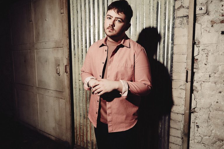 Declan J Donovan veröffentlicht Video zu "Tangerine Skies" & jettet ...